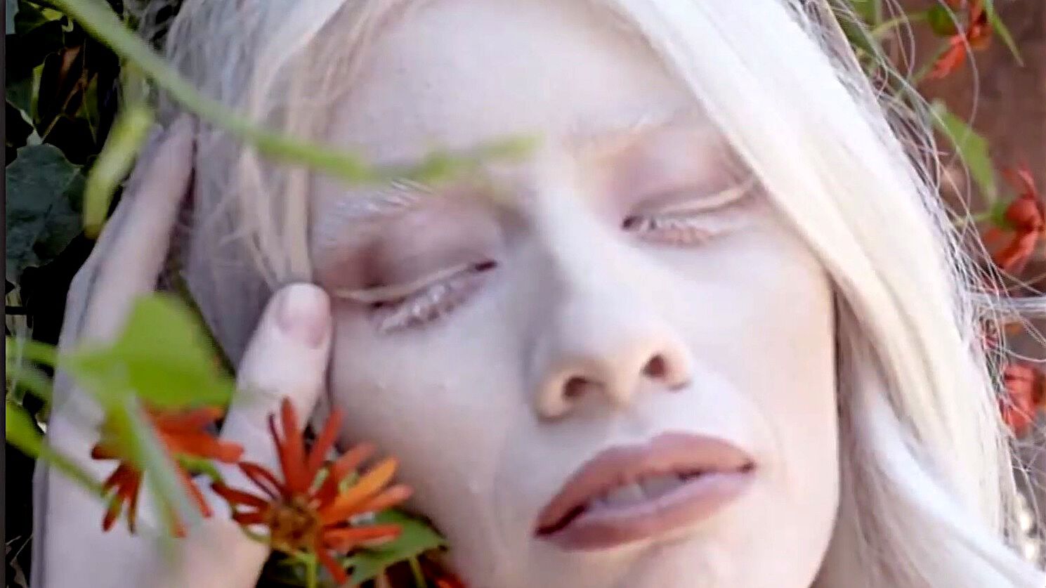 ¿Quién es Ruby Vizcarra, la modelo albina mexicana? | N+