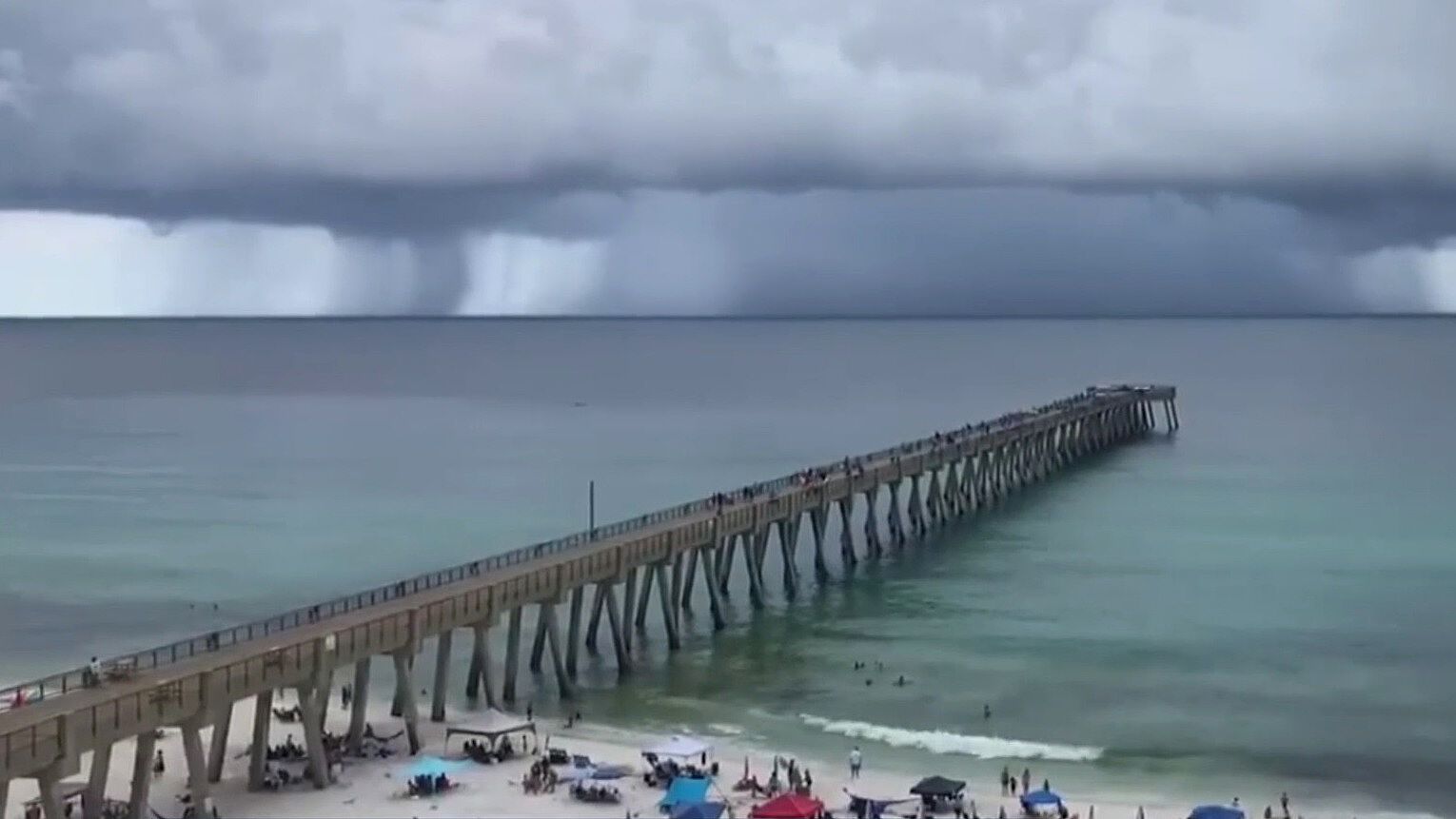 Recomendaciones para disfrutar de la playa en temporada de tormentas | N+