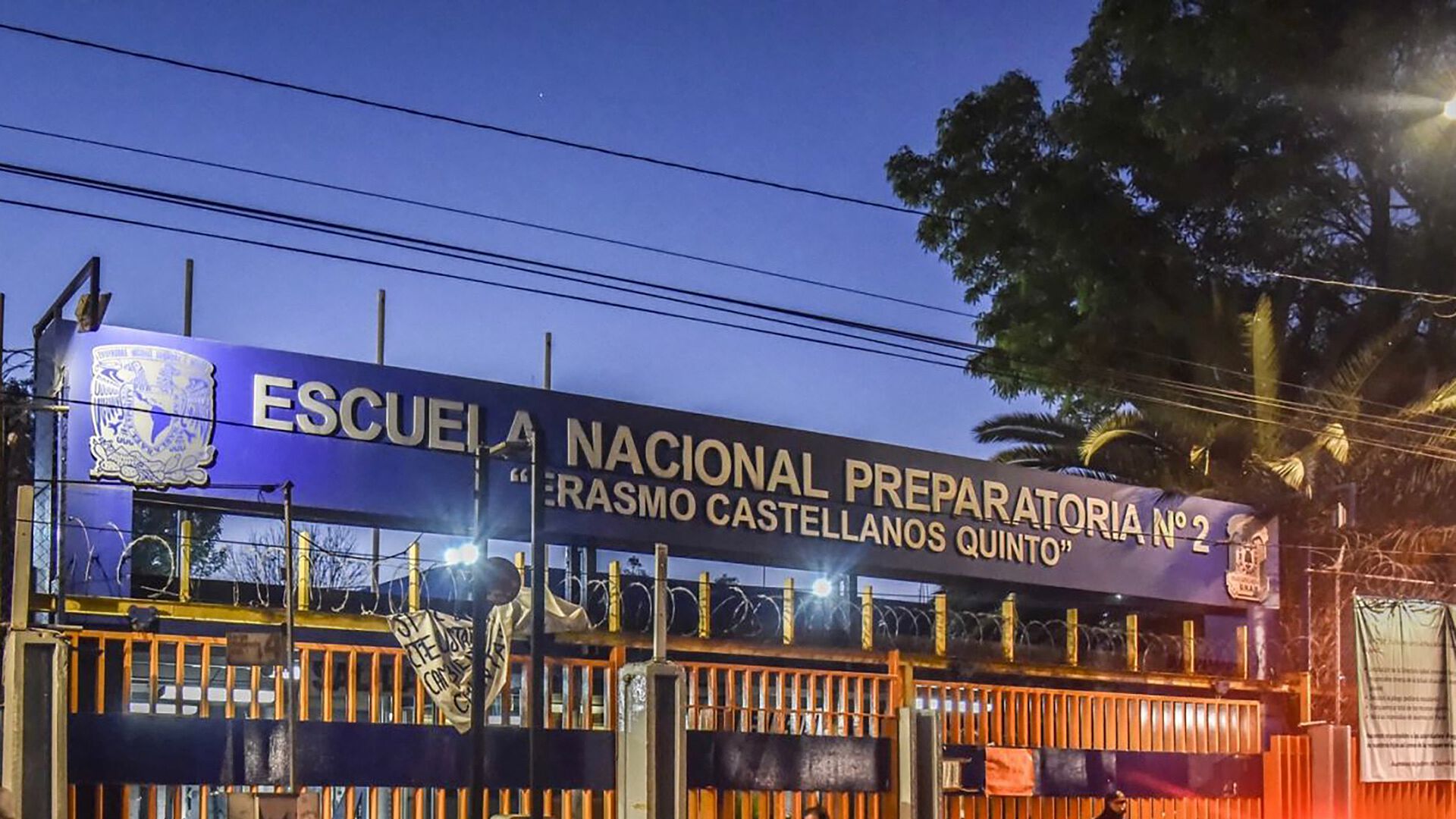 Bloquean Acceso Principal de la Prepa 2 de la UNAM | N+