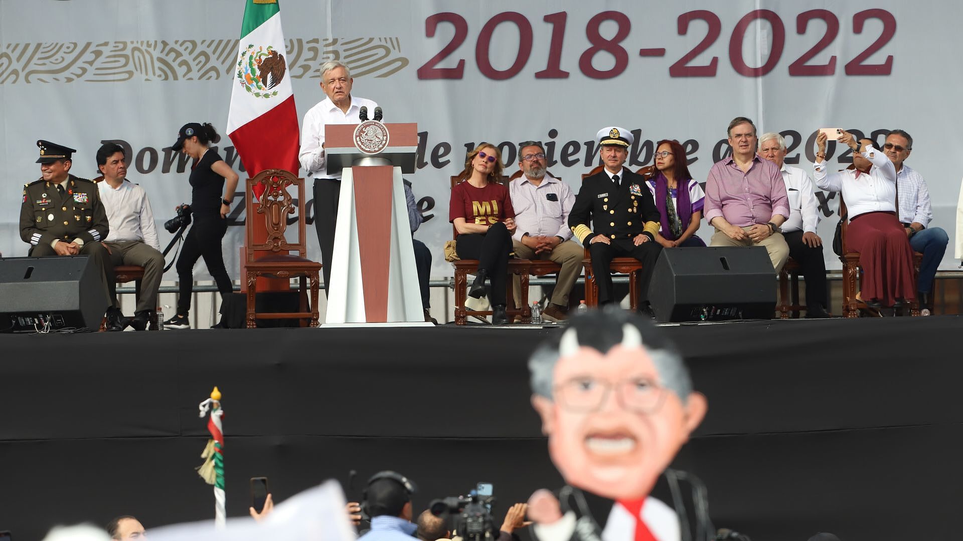AMLO Destaca Logros de su Gobierno ante Miles en el Zócalo | N+