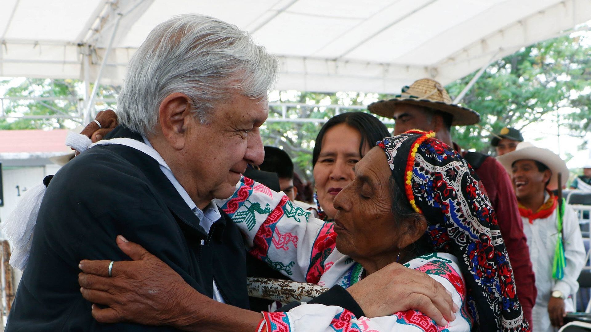 Durango: AMLO se Reúne con Indígenas de San Francisco de Lajas | N+