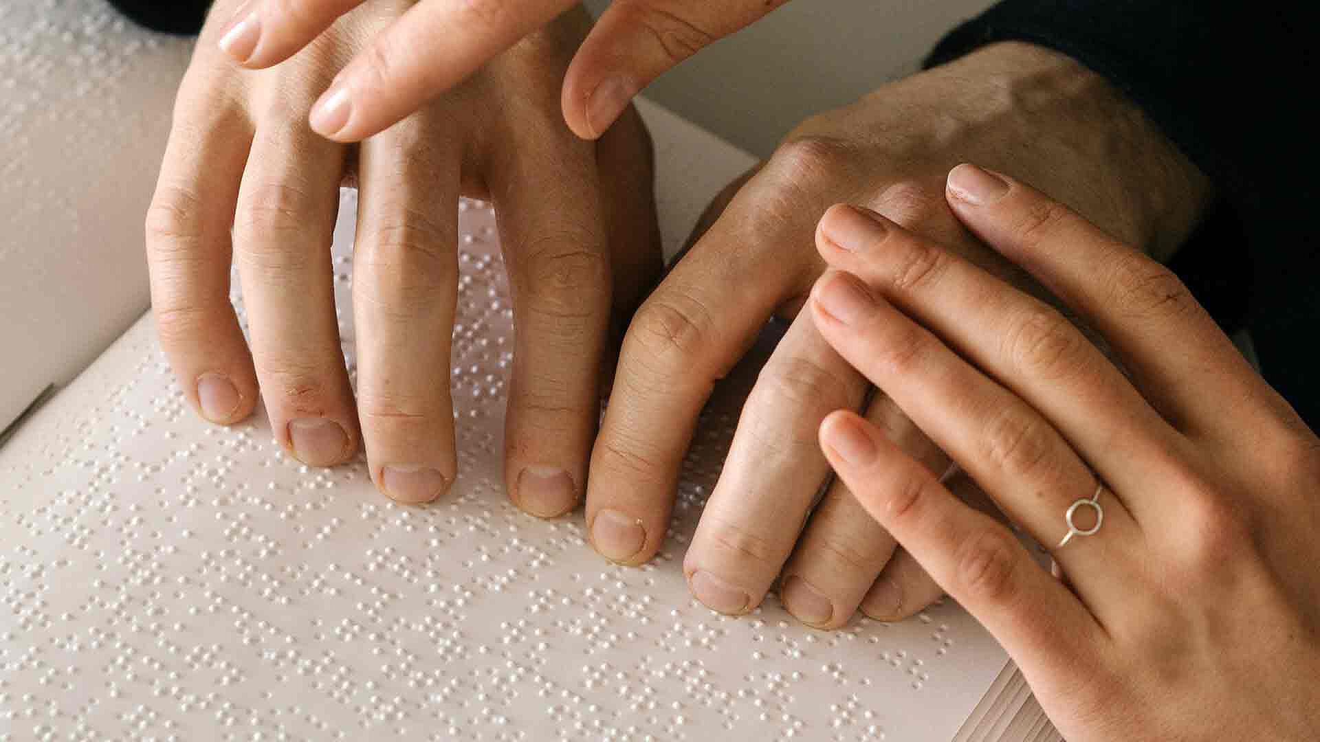 ¿Qué Es y Cómo Funciona el Sistema Braille? | N+