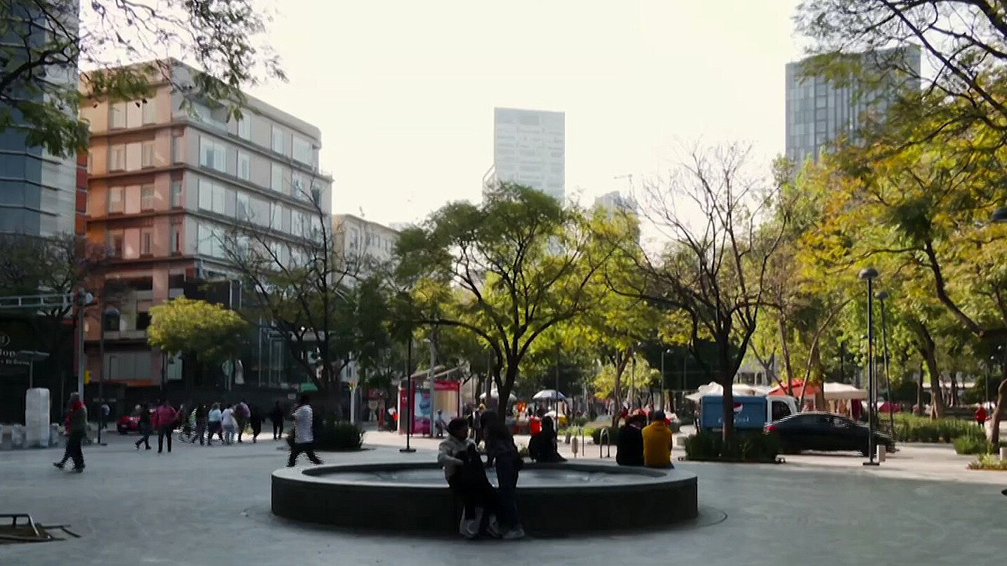 Recorrido por la Alameda Central de la CDMX | N+