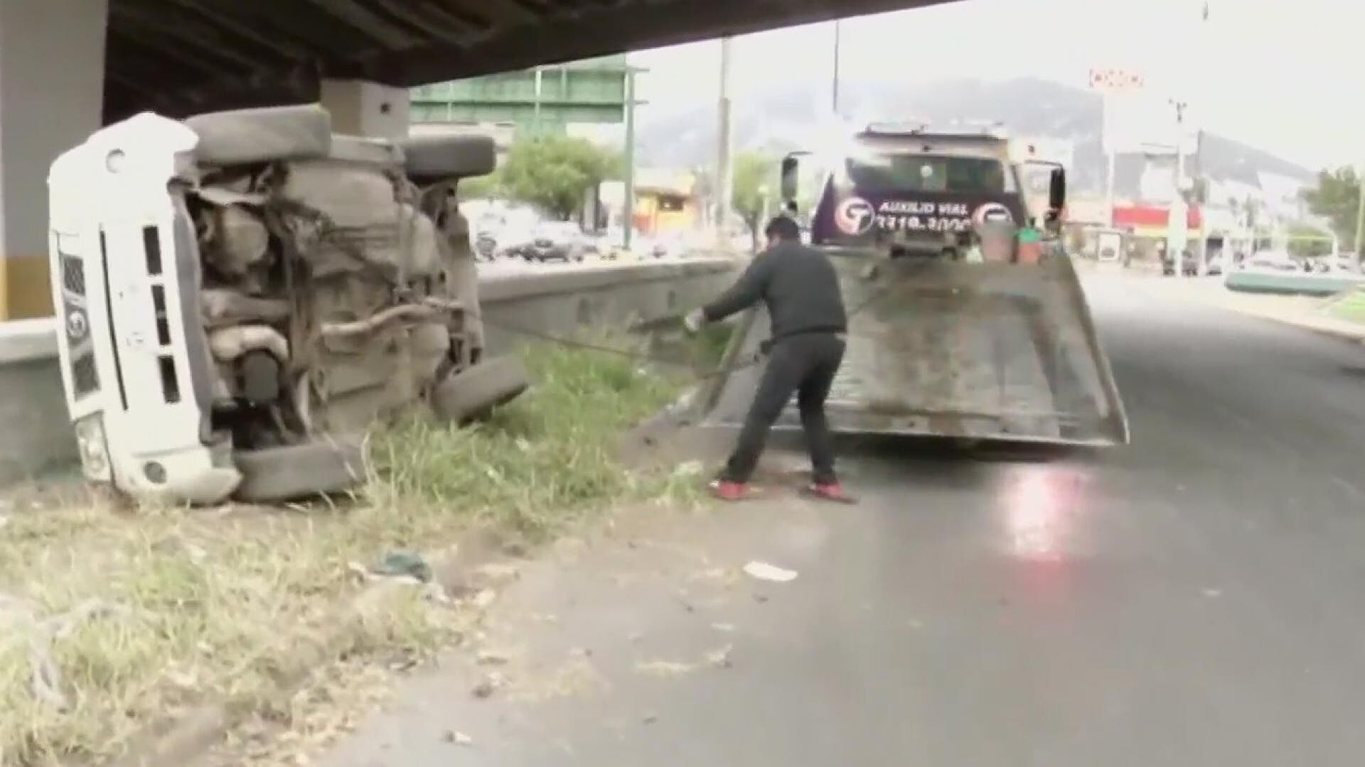 Pierde Control Conductor y Vuelca | N+