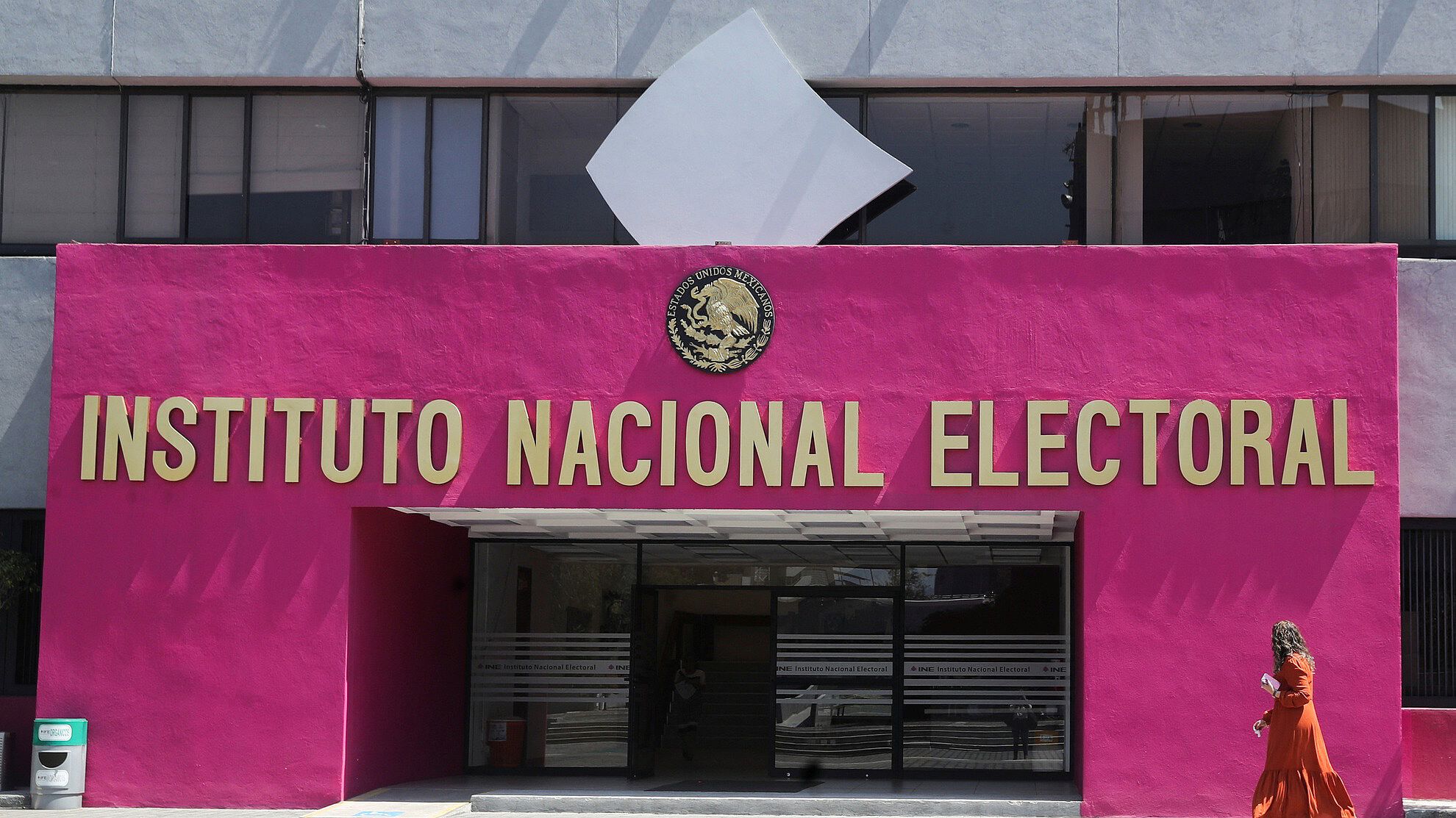 Será una Mujer Quien Presida el INE | N+