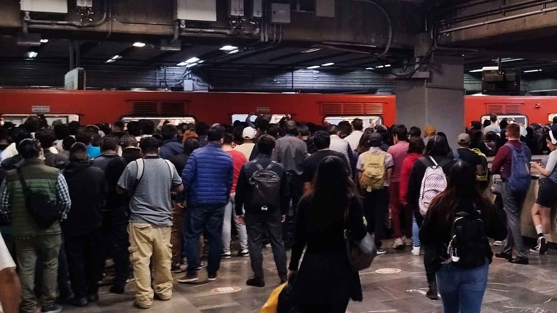 Cierran Línea 9 del Metro CDMX tras Retrasos en Servicio | N+
