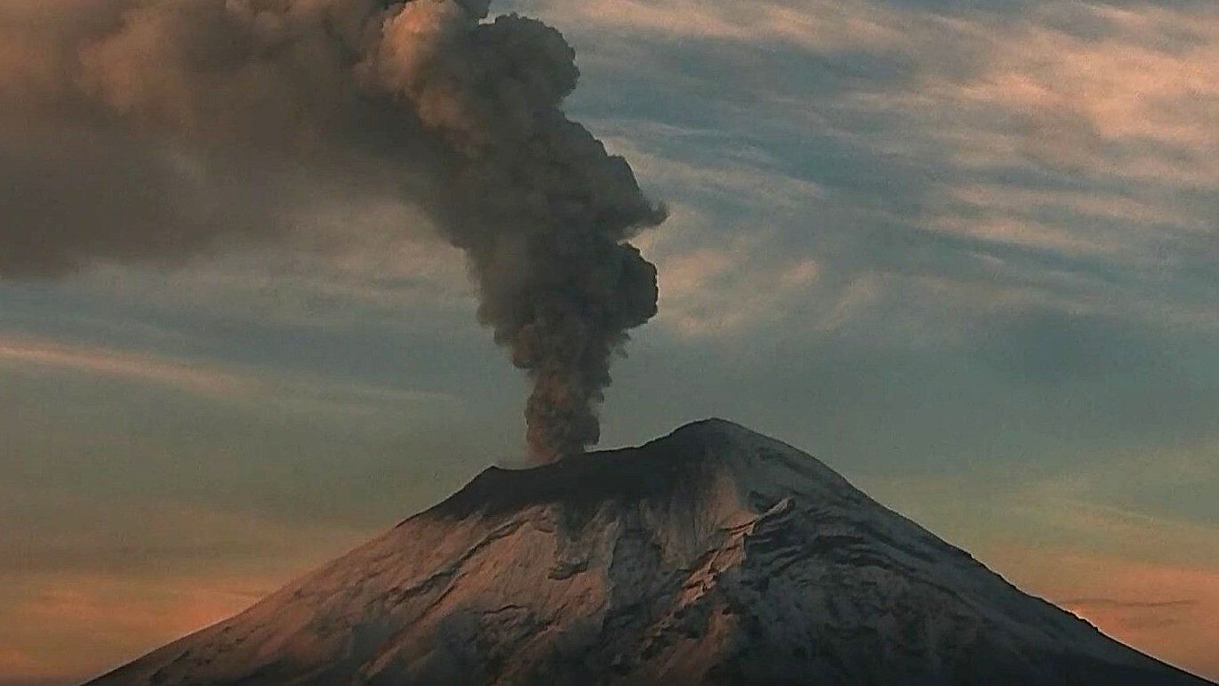Así Luce el Volcán Popocatépetl con Fumarola | N+