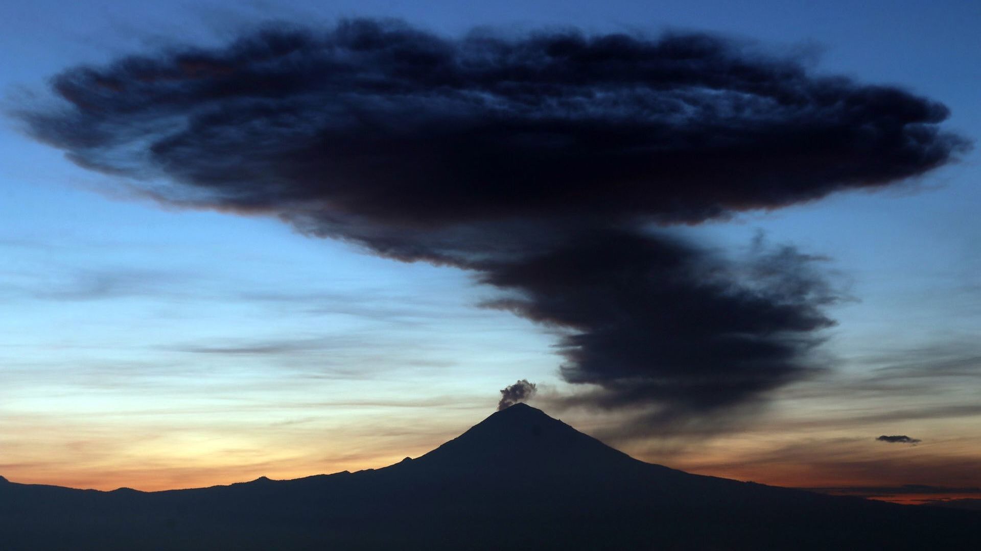 Volcán Popocatépetl Podría Generar Lluvia Ácida | N+