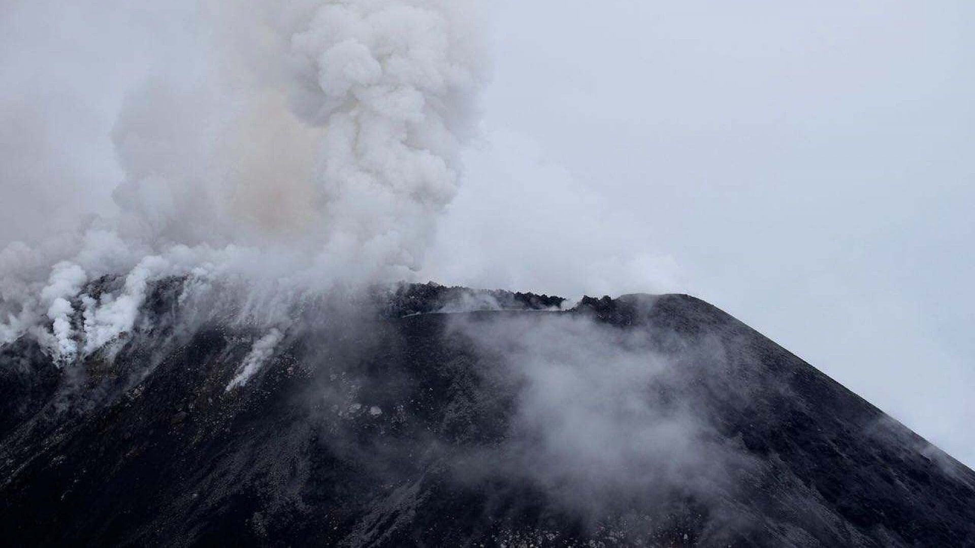 Monitorean Volcán de Fuego de Colima por Caída de Lahares | N+