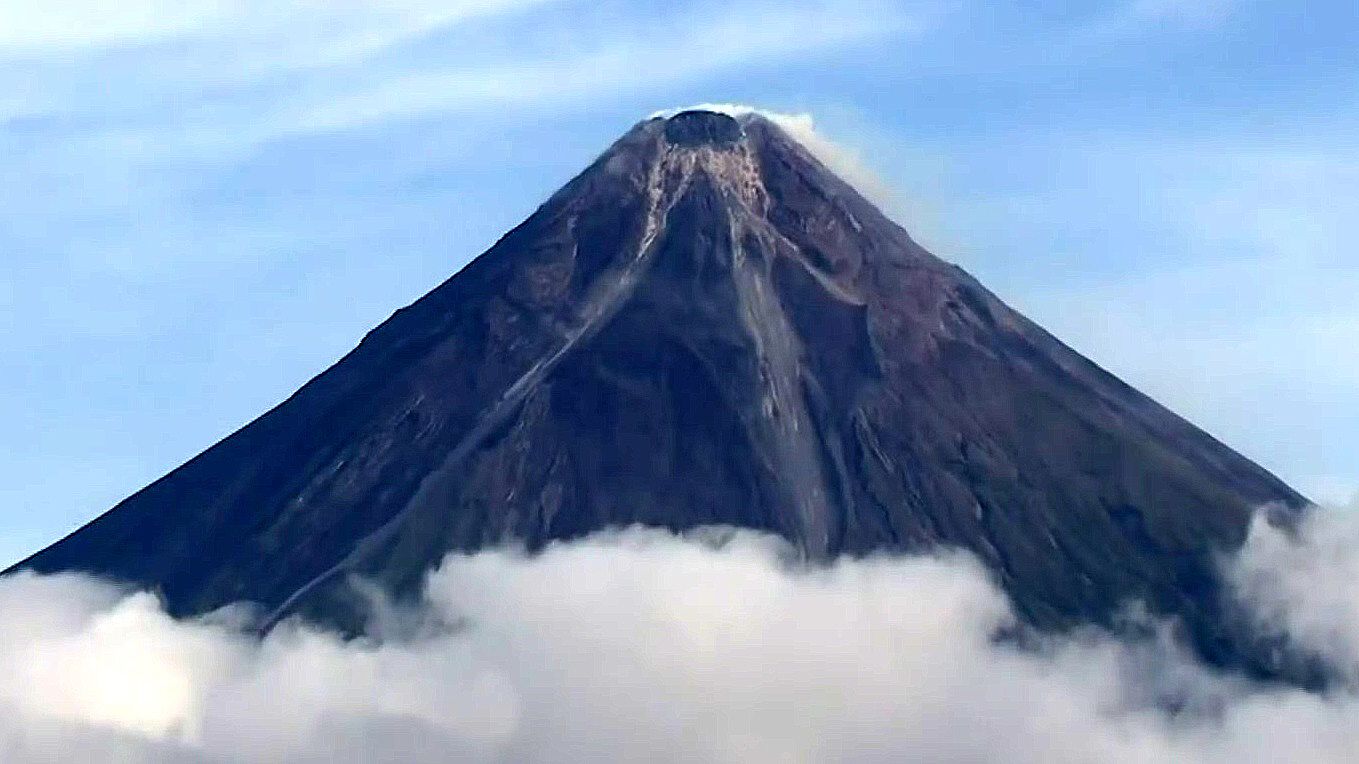 Volcán Mayón Hace Erupción en Filipinas | N+