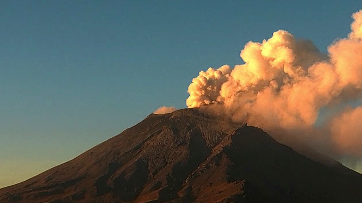 Popocatépetl Emite Enorme Fumarola hoy, 19 de Junio de 2023 | N+