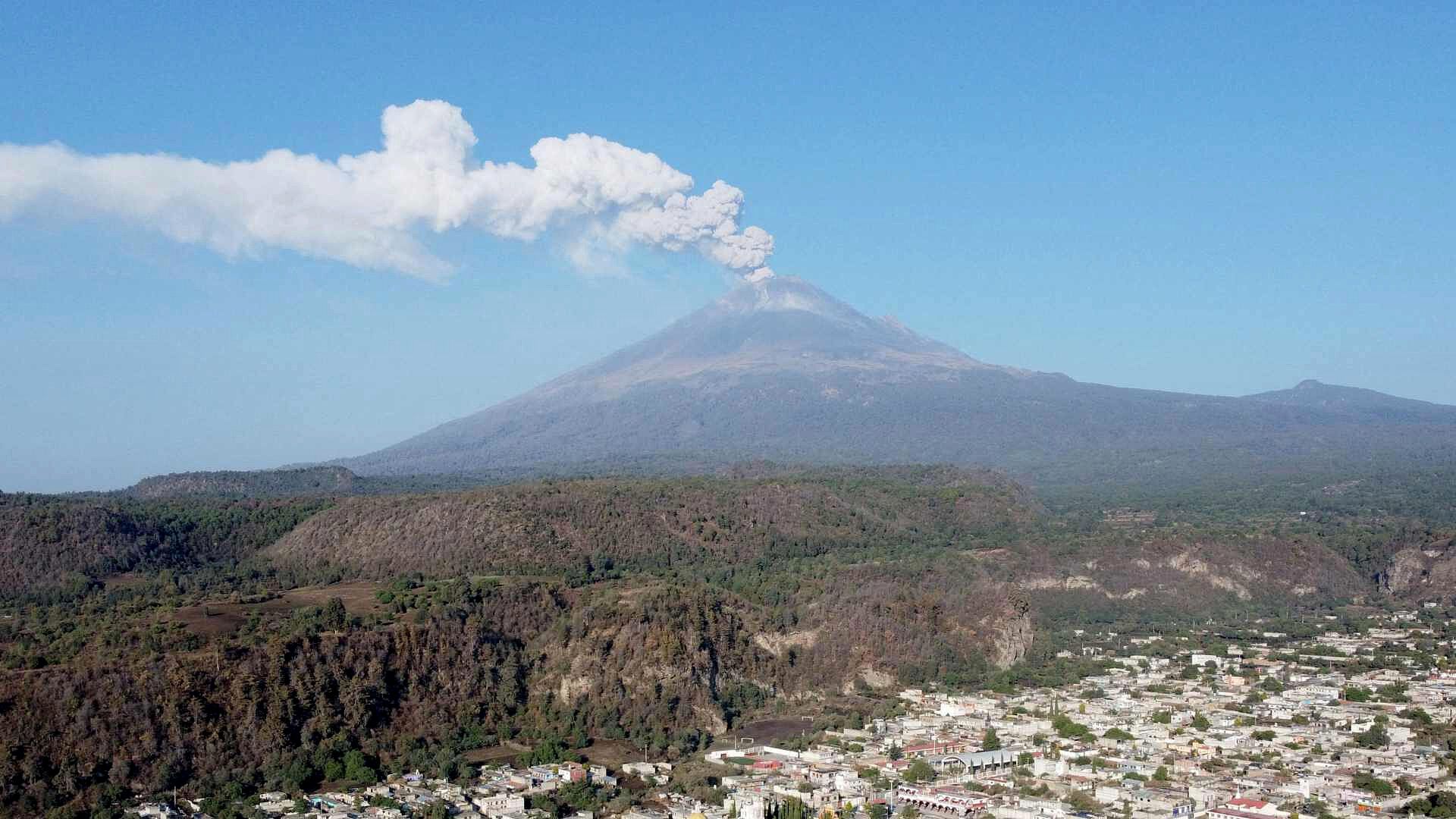 ¿Cuál Es la Función de los Volcanes en el Planeta? | N+
